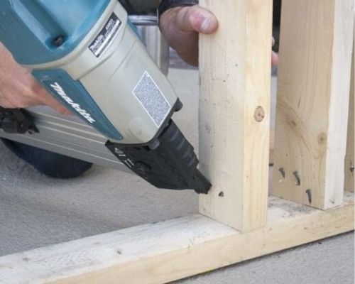 HOW TO USE A FRAMING NAILER? - Tools Mirror