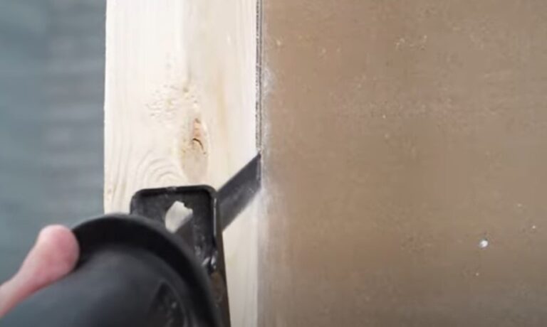 How To Cut Straight With A Reciprocating Saw? – Tools Mirror